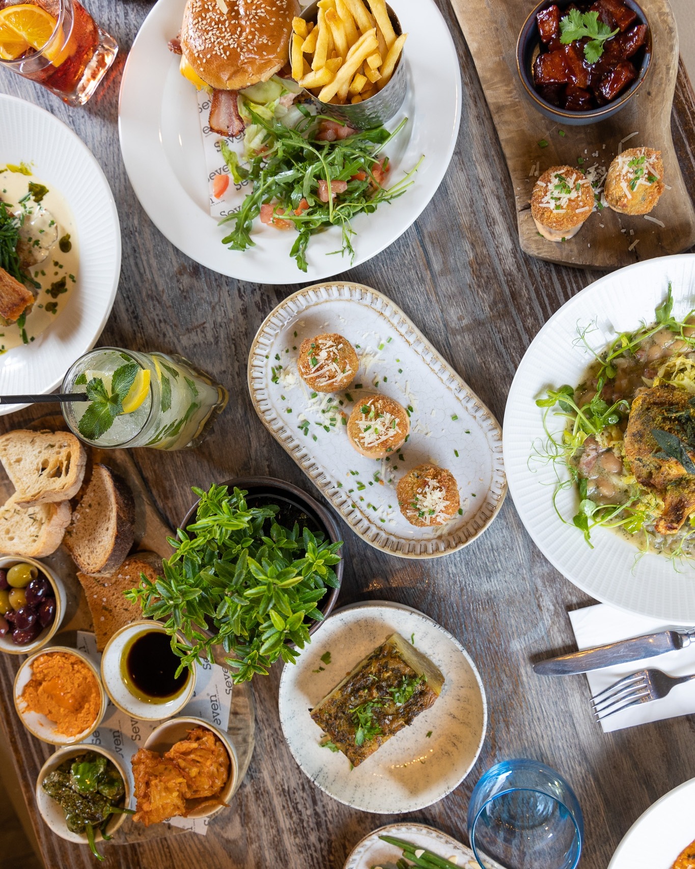 Home - Chads Cars - Derby Taxi & Private Hire